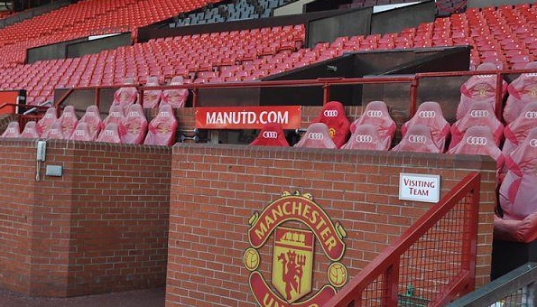 Manchester United bench - liveagones.gr